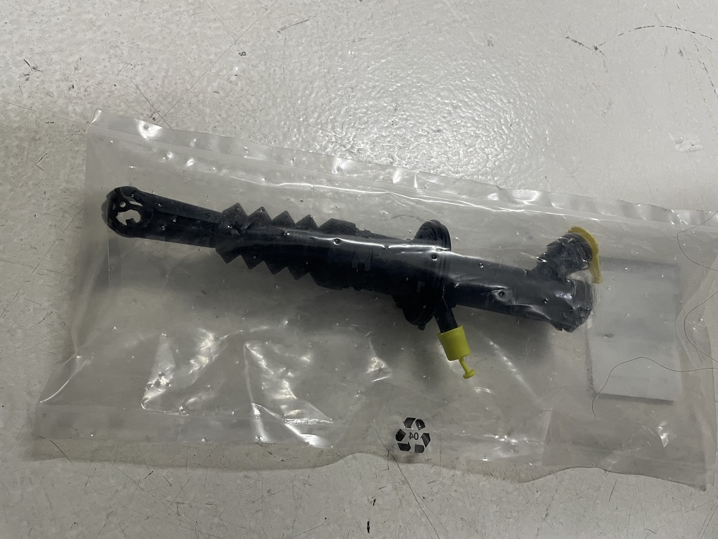 GENUINE RENAULT CLUTCH MASTER CYL - United Motor Trading Pte Ltd